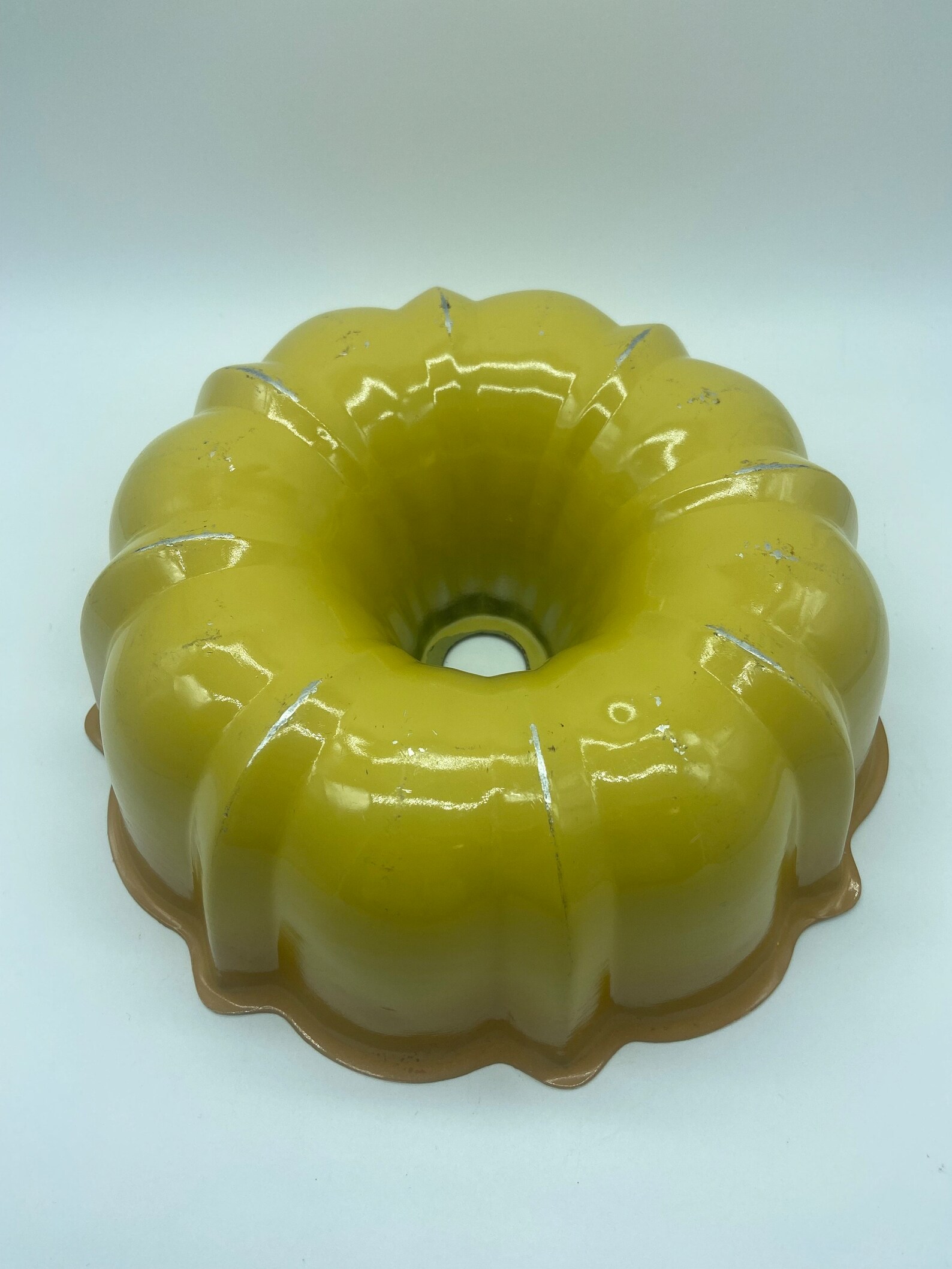 Vintage Yellow Mid Century Bundt Cake Pan Retro MCM Ombre Very Good ...