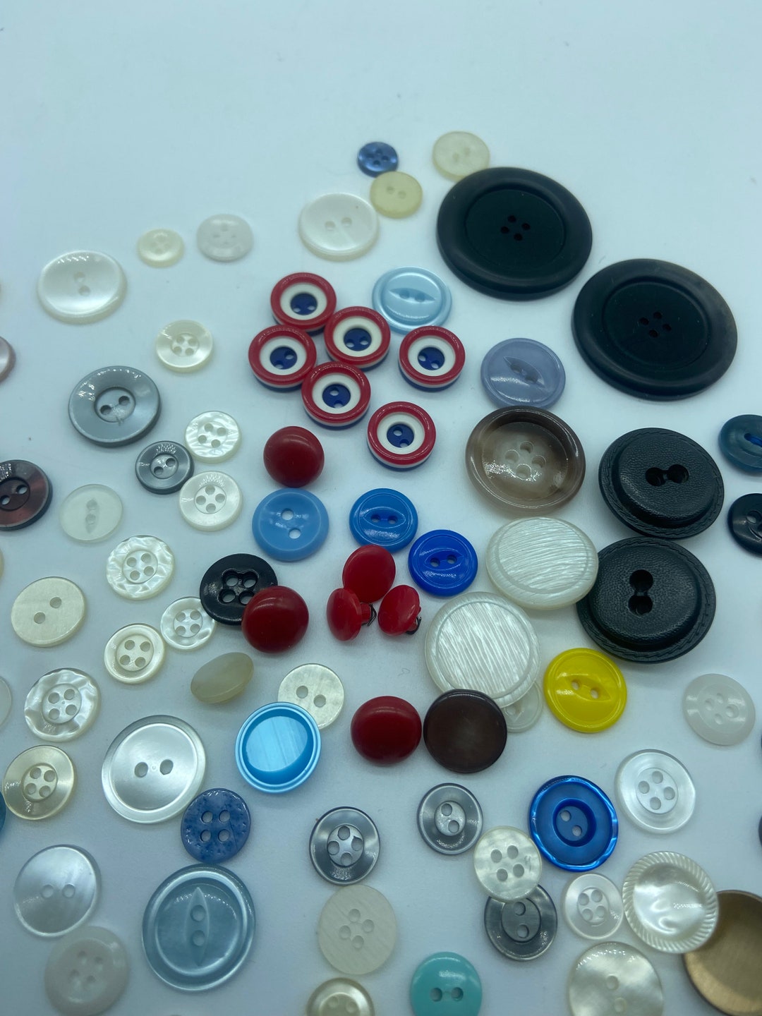 Vintage Buttons Lot of 166 Assort’d Sizes Colours Red White Blue Sewing ...