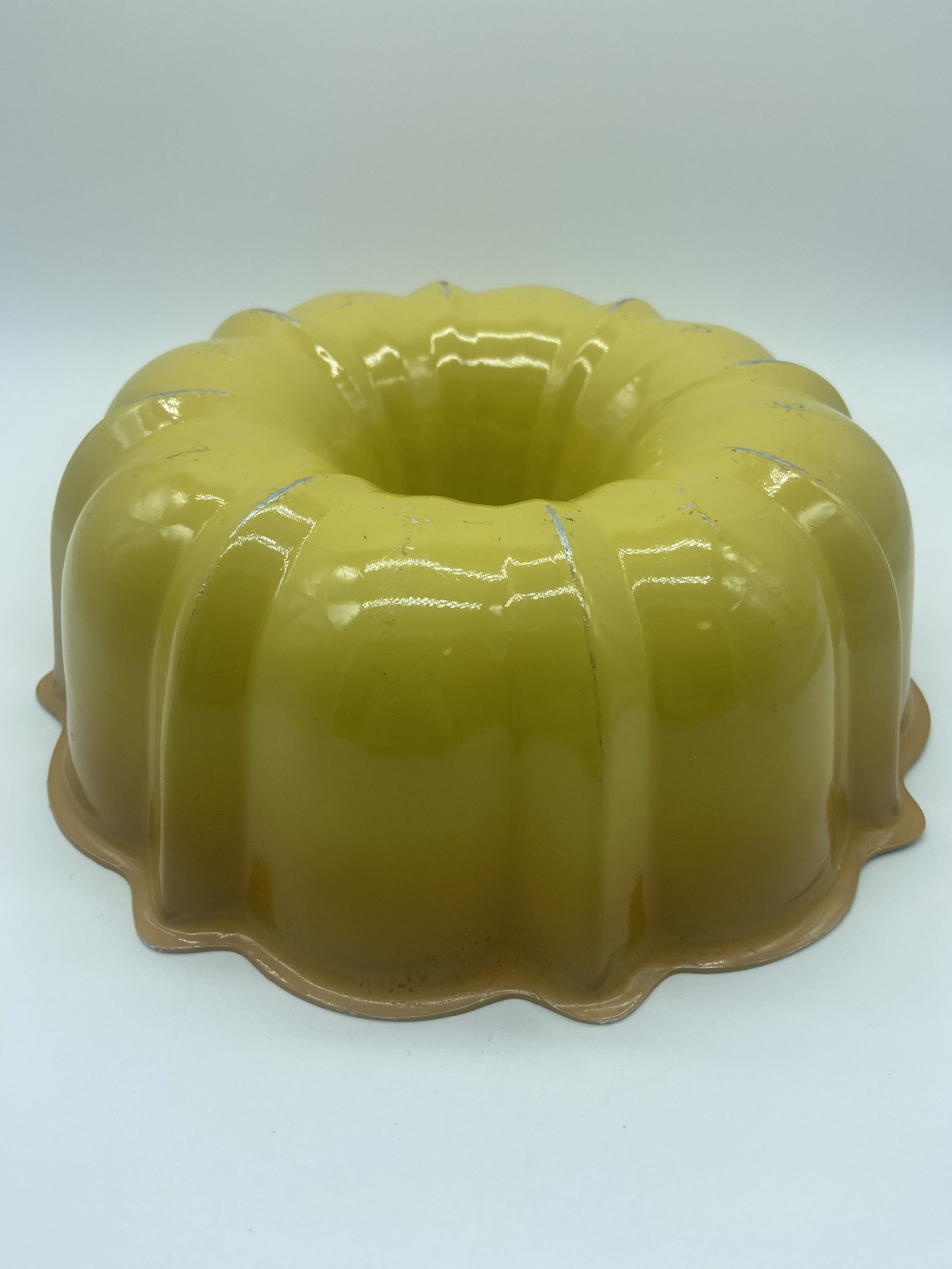 Vintage Yellow Mid Century Bundt Cake Pan Retro MCM Ombre Very Good ...