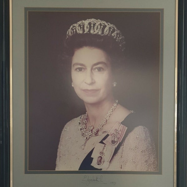 Queen Elizabeth Ii - Etsy