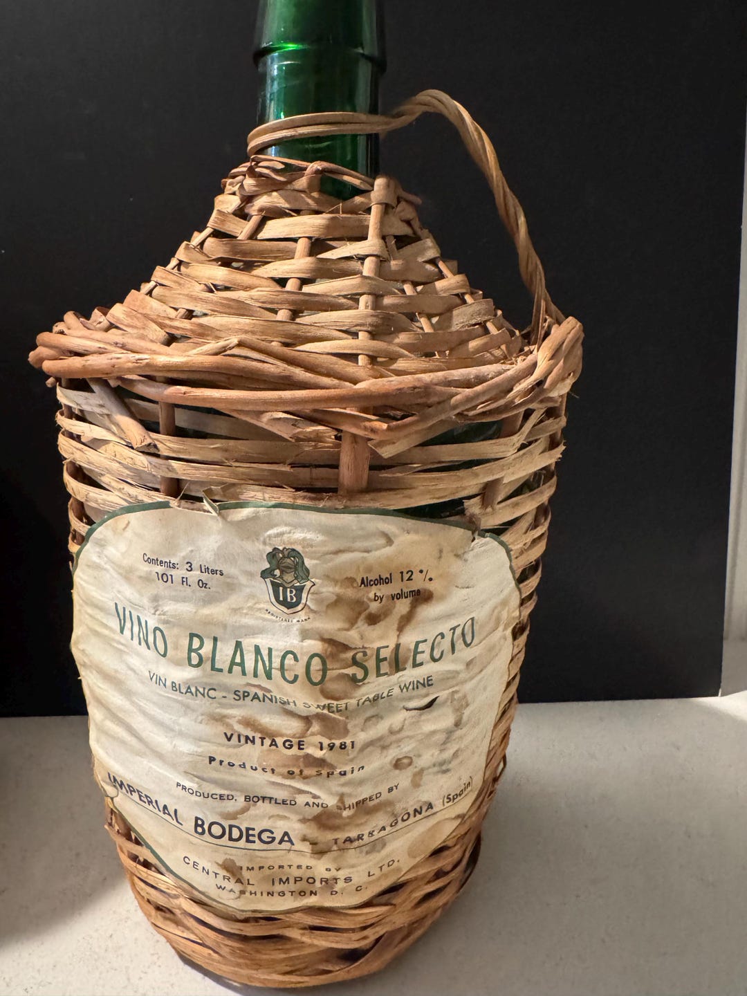 Vino Blanco Selecto Wicker Covered Wine Bottle W/ Handle - Etsy