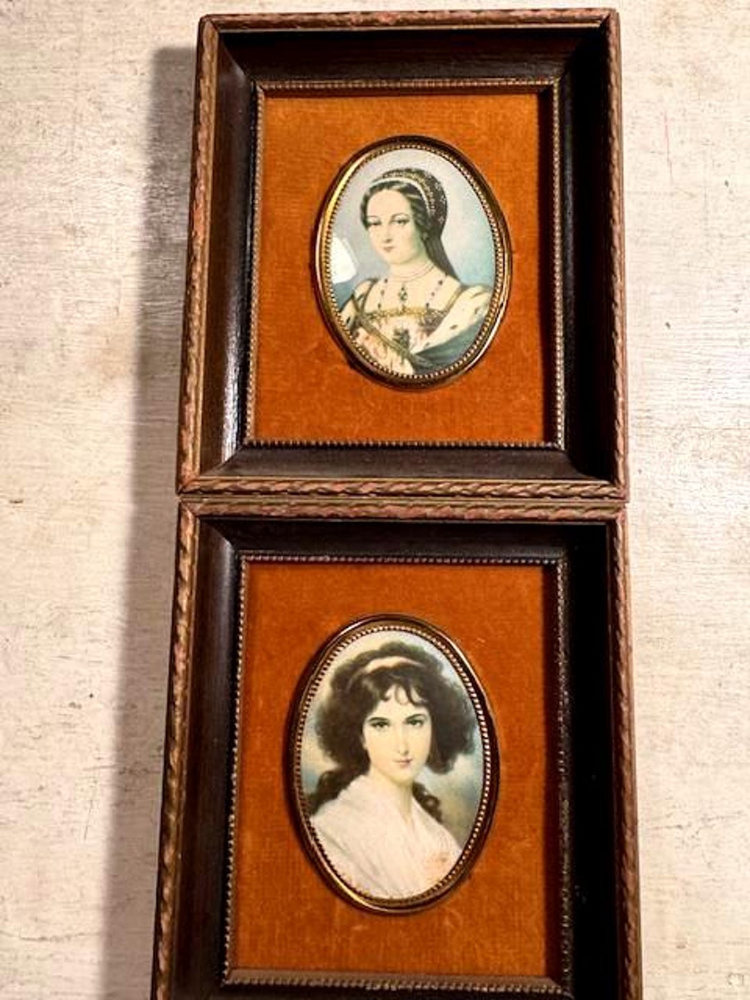 Vintage Cameo Pictures Wood Frame With Velvet Mat, Round Cameo ...