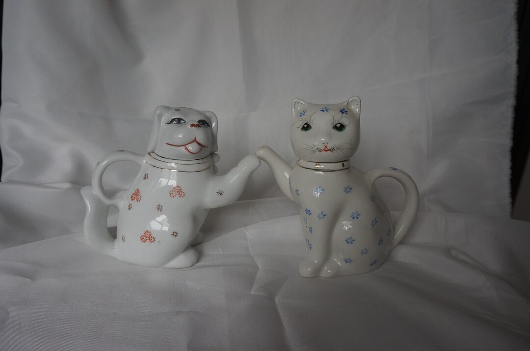 Vintage 60's Chinese Porcelain Teapot, Cat and Dog Porcelain Teapot ...