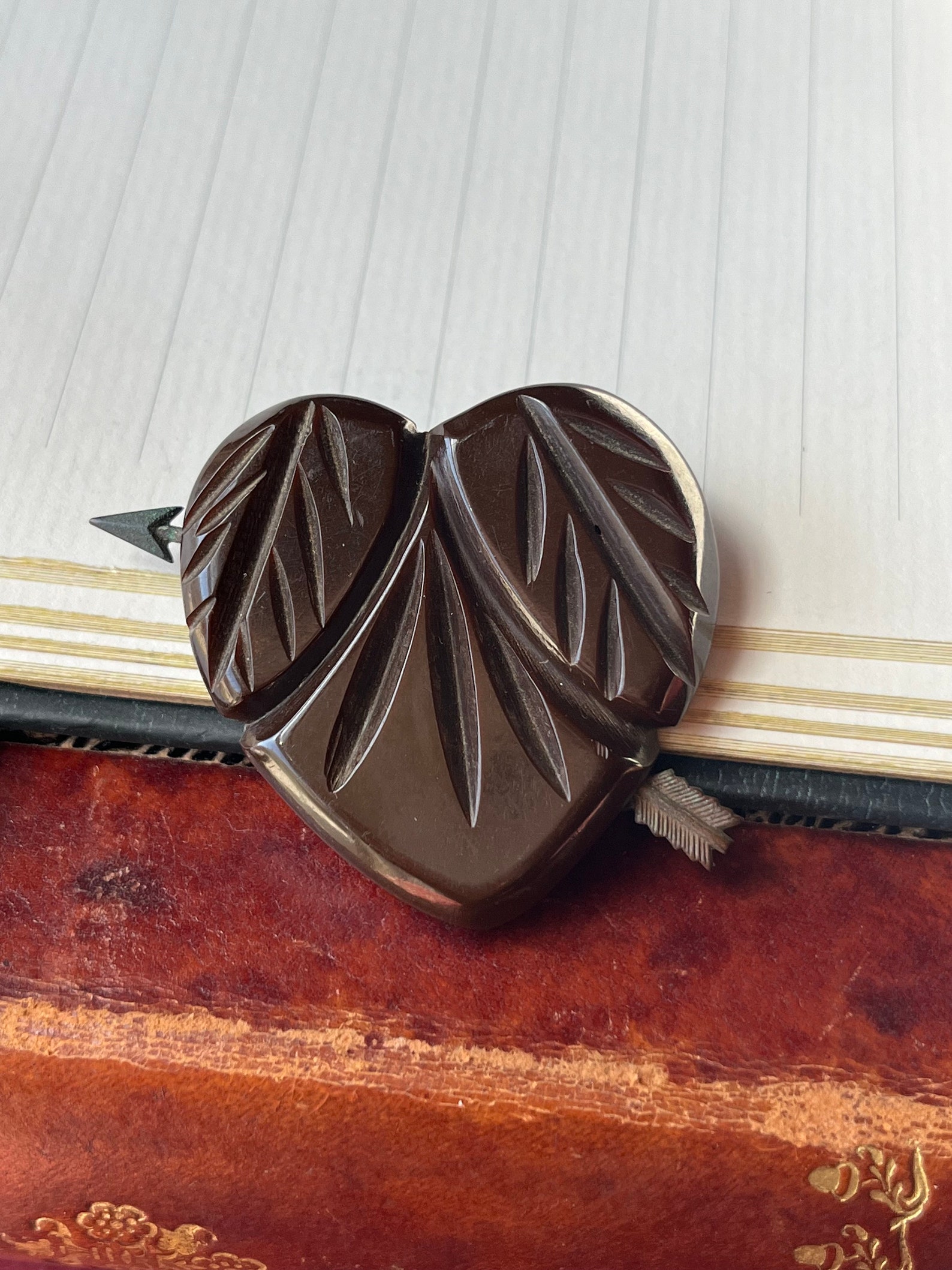 Vintage Mid-century Brown Bakelite Arrow Through Heart Pin Brooch - Etsy
