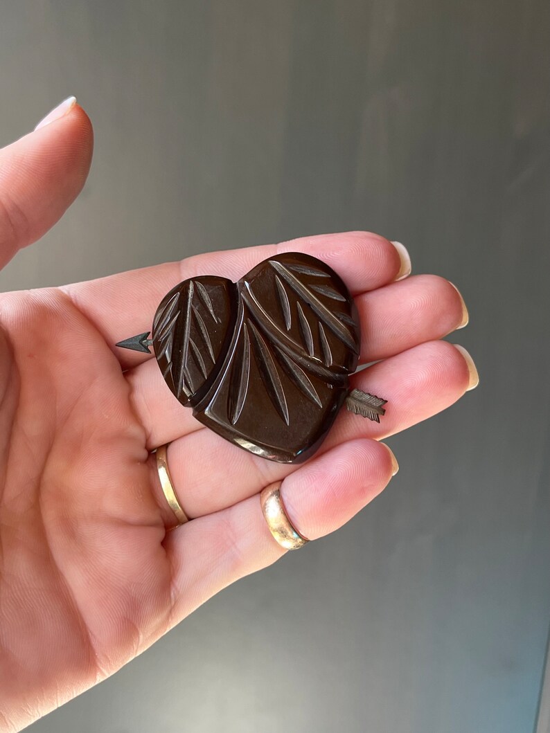 Vintage Mid-century Brown Bakelite Arrow Through Heart Pin Brooch - Etsy