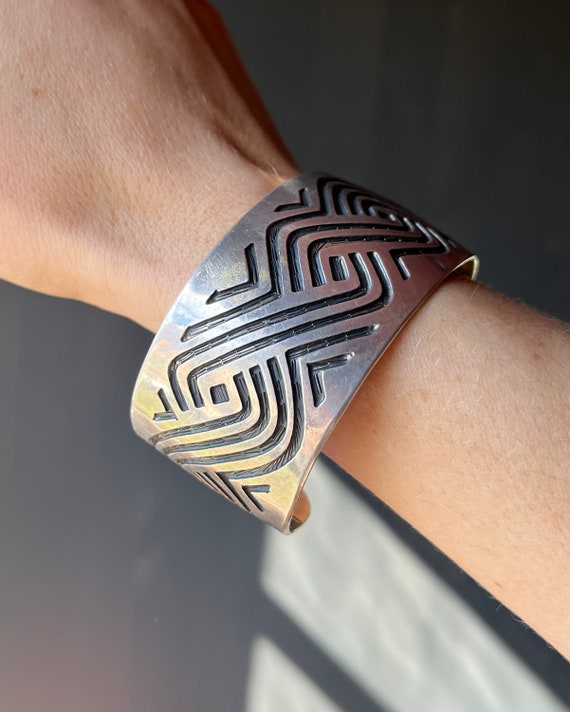 Vintage Native American Hopi Etched Sterling Silver .… - Gem