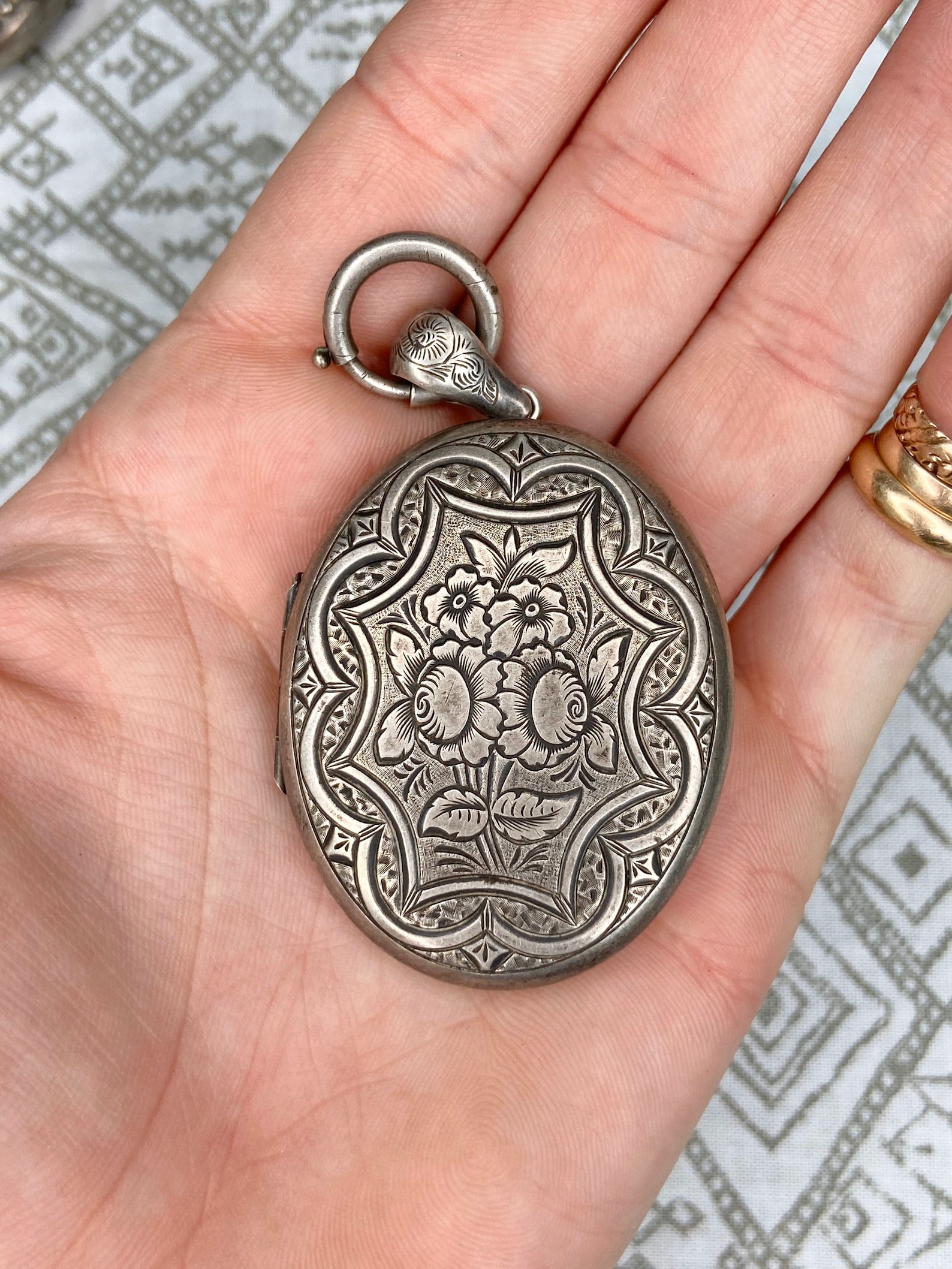 Large Antique Victorian Sterling Silver Floral Engraved Picture Locket ...