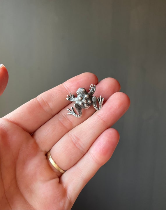 Vintage Mexico Sterling Silver Bumpy Frog / Toad Lape… - Gem