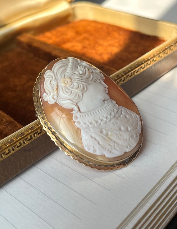 Antique Large Italian Carved Conch Shell Cameo & 14K … - Gem