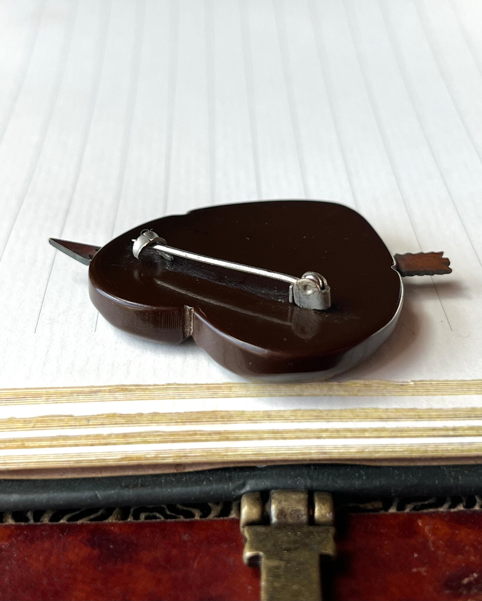 Vintage Mid-century Brown Bakelite Arrow Through Heart Pin Brooch - Etsy