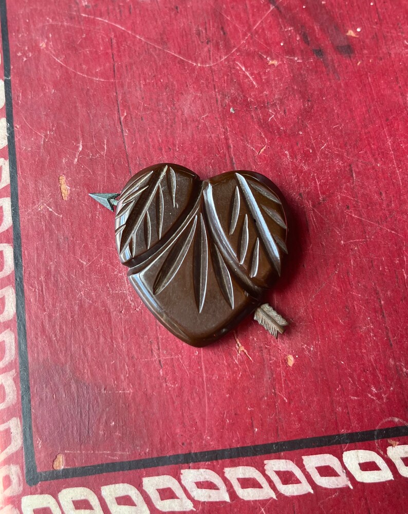 Vintage Mid-century Brown Bakelite Arrow Through Heart Pin Brooch - Etsy