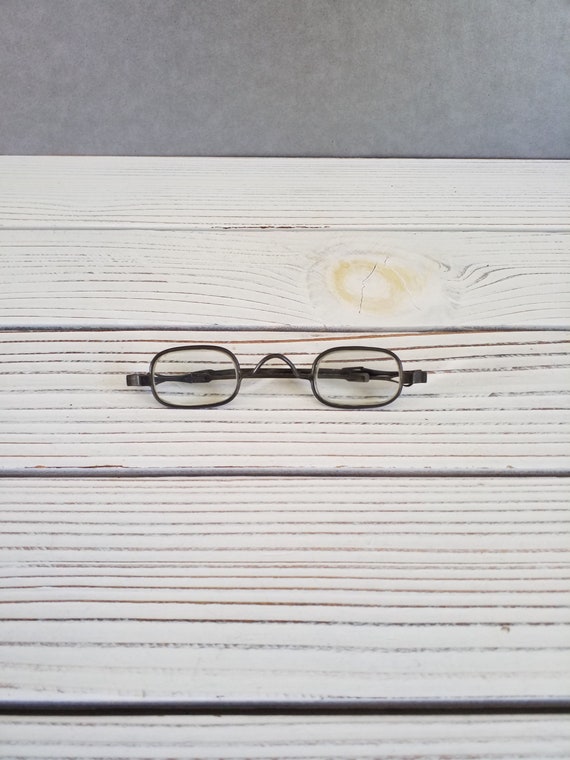 antique wire eyeglasses faux - Gem