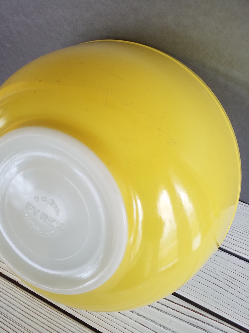 Large Yellow Pyrex Bowl Vintage Kitchen Mixing Bowl 10 1/4 Inch - Etsy