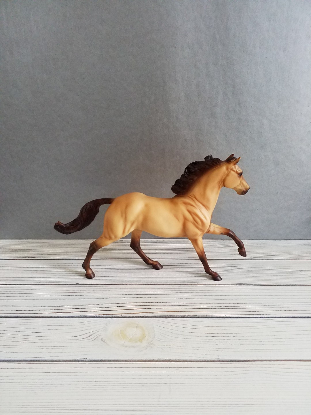 Breyer Horse Starlight Buckskin Shaded Muzzle Dark Brown Points Model ...
