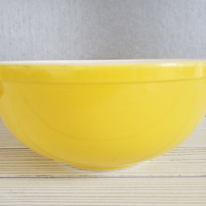 Large Yellow Pyrex Bowl Vintage Kitchen Mixing Bowl 10 1/4 Inch - Etsy