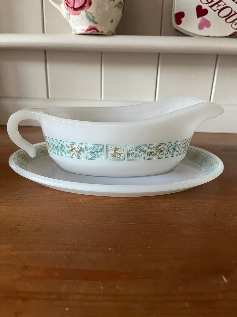 Vintage Pyrex Gravy Boat And Saucer at Logan Lovelace blog