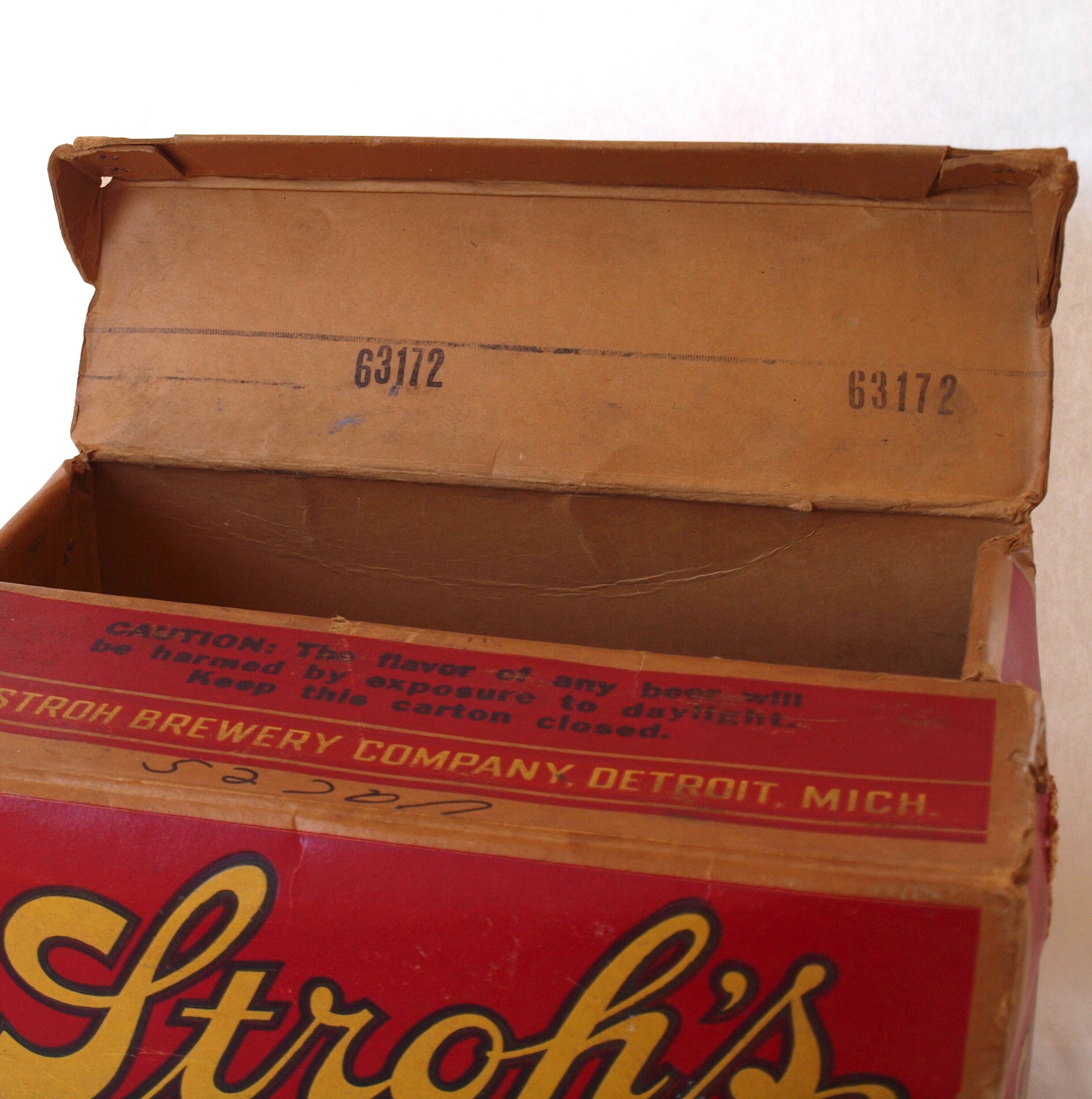 Vintage Stroh's Beer Box: 1965 Bohemian Style Bottle Storage - Etsy