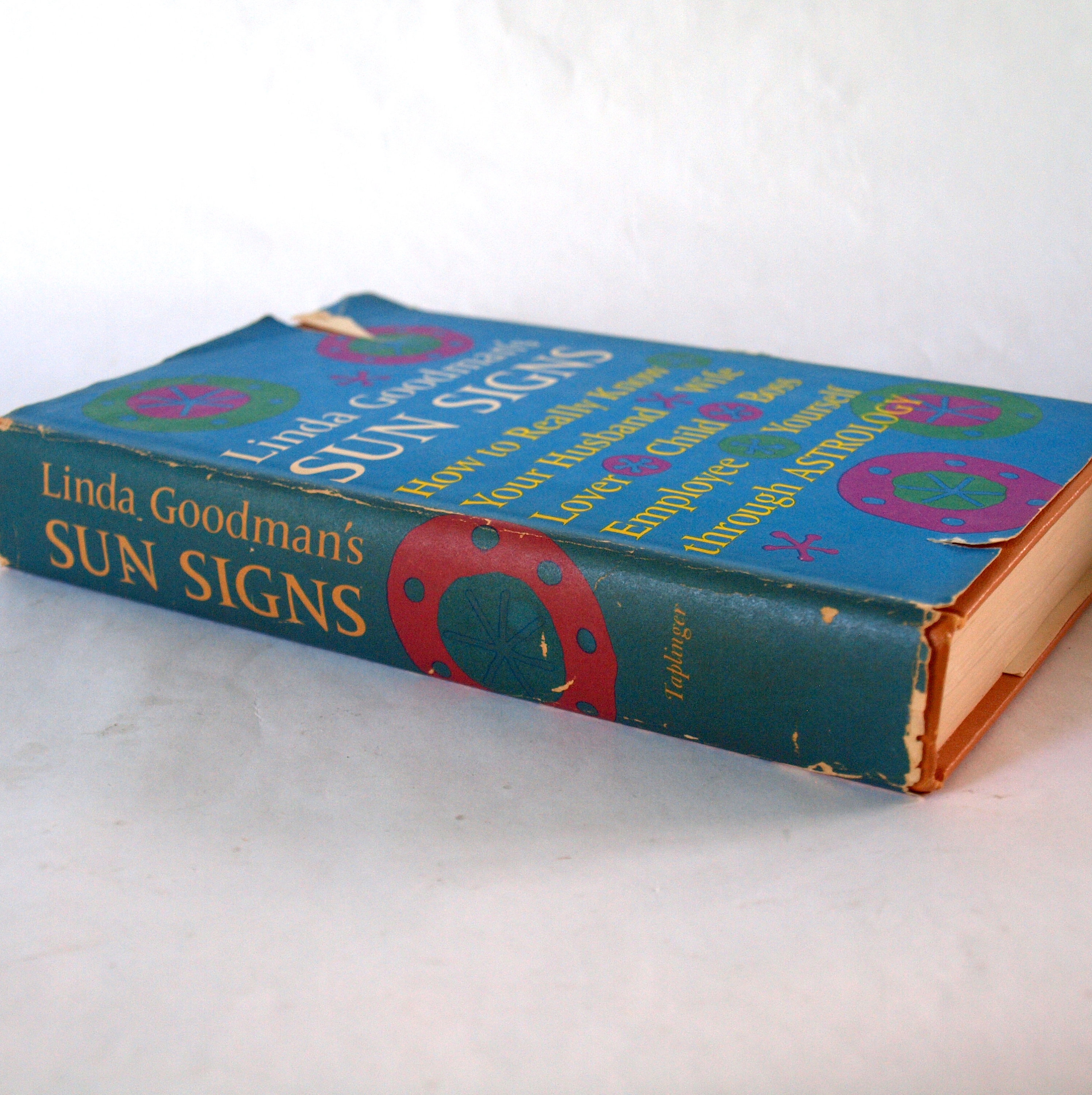 Vintage Book, Linda Goodman's Sun Signs, Hard Copy - Etsy