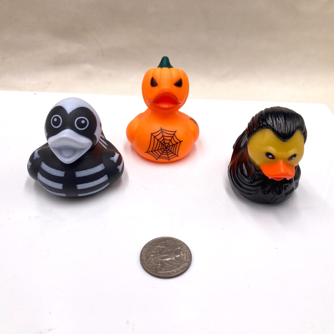 3 Halloween Rubber Ducks/ Skeleton, Pumpkin and Vampire / for Jeeps ...