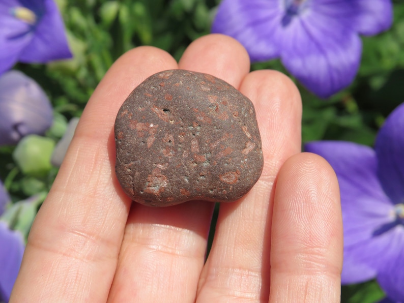 Magnetic Basalt Porphyry Rock, Porphyritic Basalt, Magnetic Rock, Lake ...