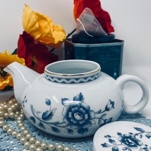 Vintage Nantucket Tea For One Blue and White Floral Teapot | Etsy