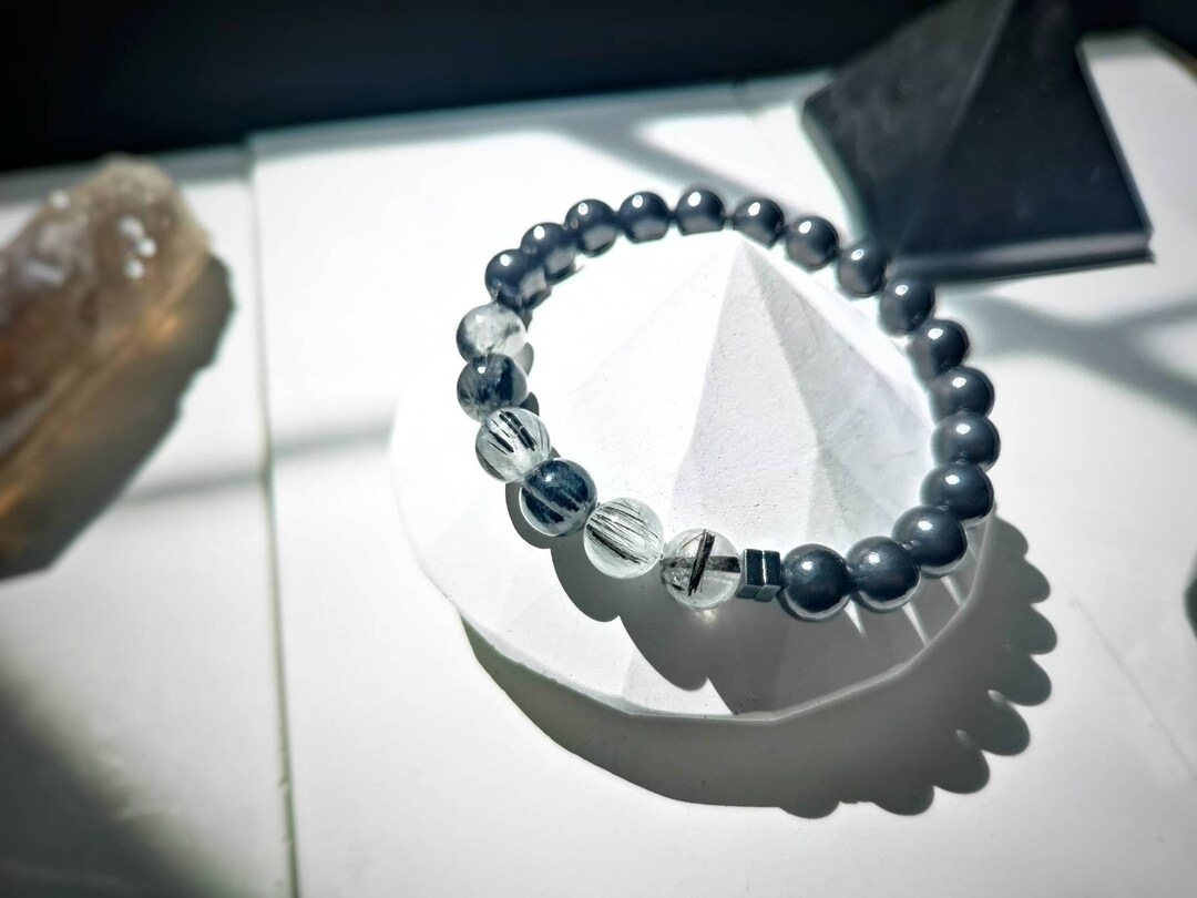 Pulsera de cuarzo ruso brillante de shungit y rutilo negro / / Shungit ...