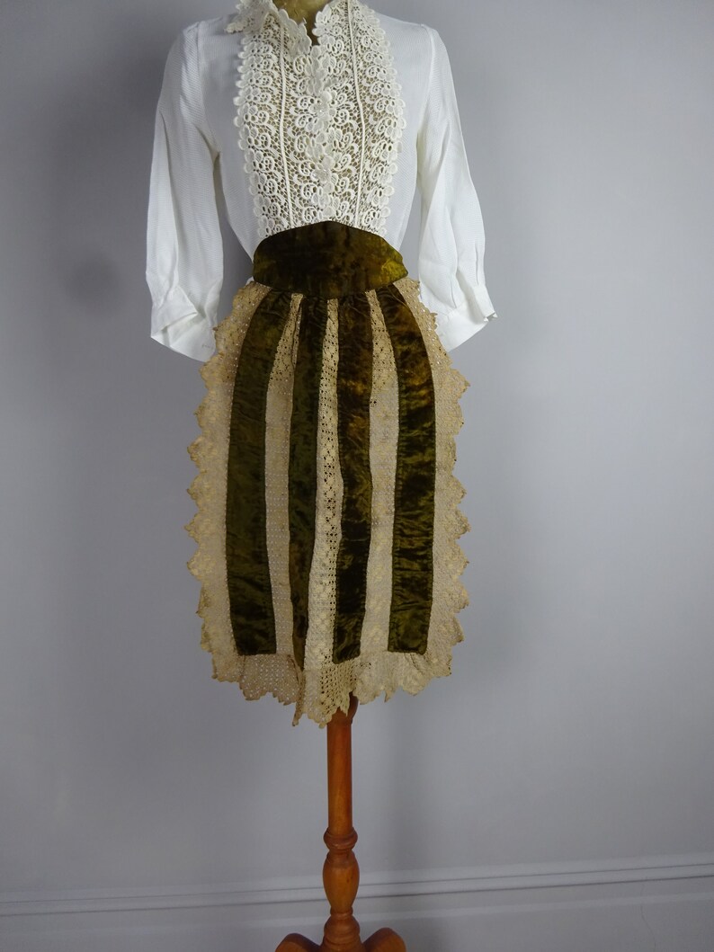 VICTORIAN VELVET Apron-vintage Victorian Velvet and Lace Pinny. - Etsy