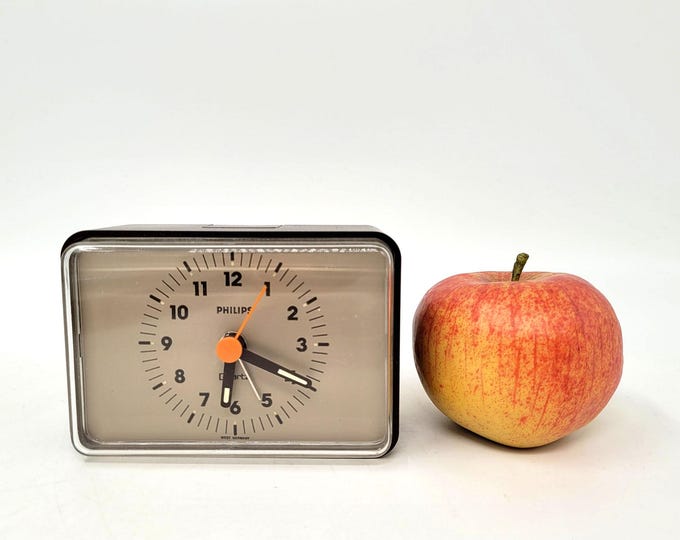 Vintage Alarm Clock Philips HR5373, Contemporary Battery Powered Alarm ...