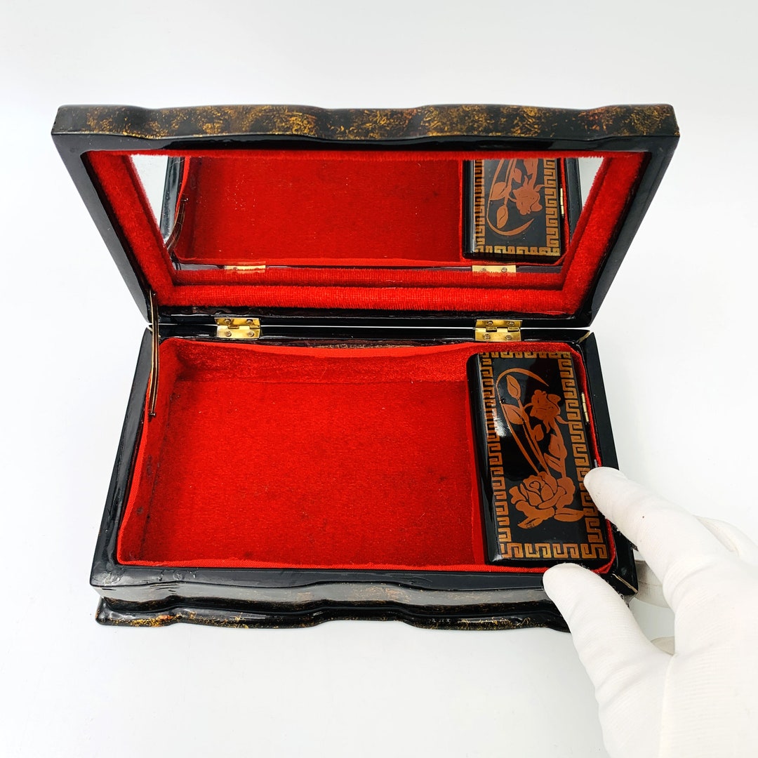 Rare Vintage Lacquered Oriental Wood Jewelry Box, Lid Decorated With 3 ...