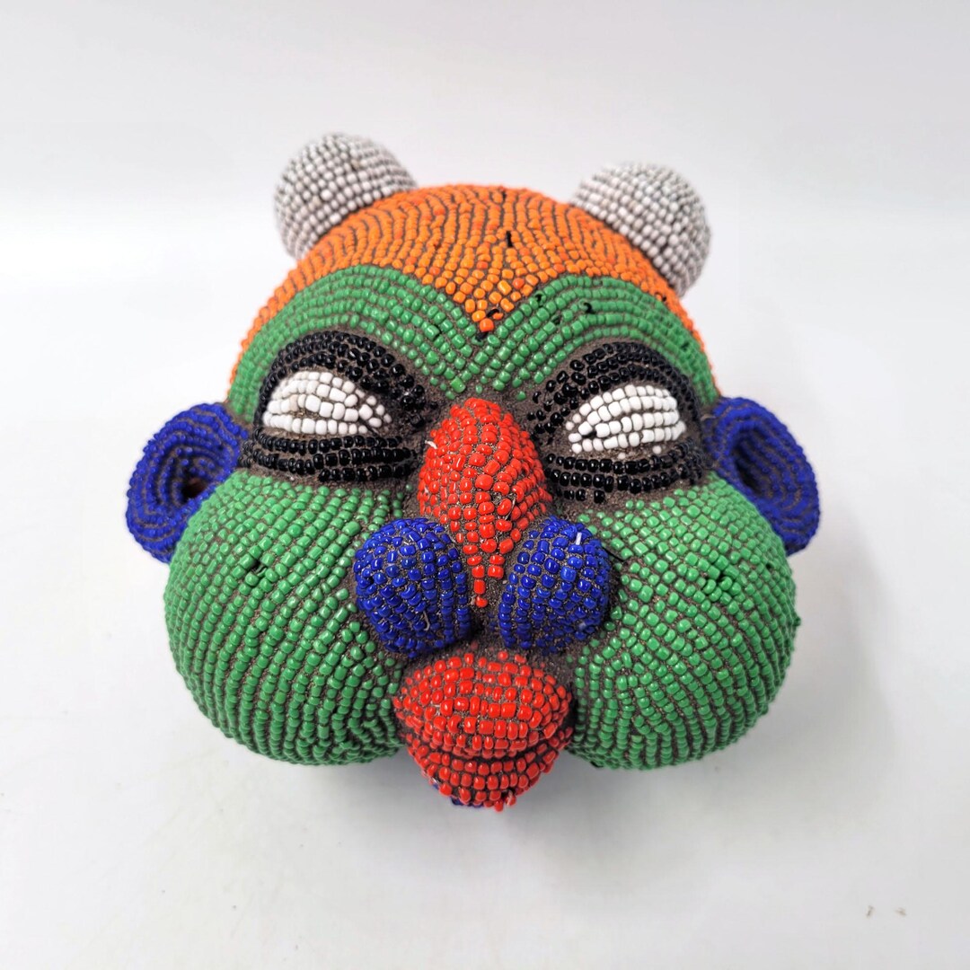 Bamiléké Head From West - Cameroon, African Sculpture, Glass Beaded ...