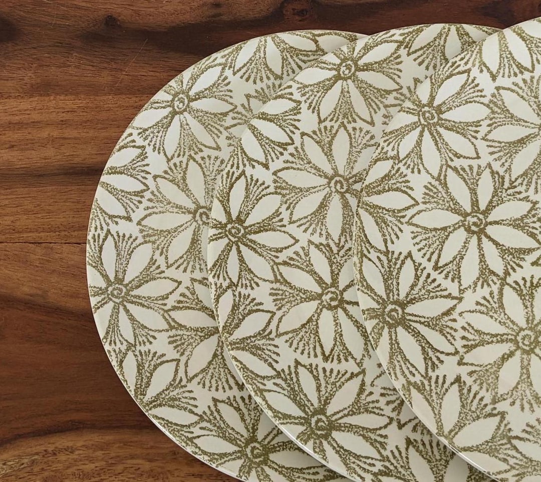 Vintage Set of 8 Dinner Plates by Crown Lynn New Zealand, Clematis ...