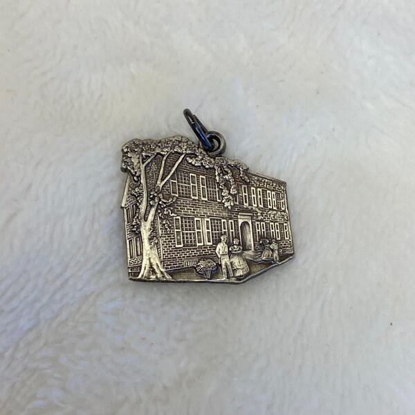 Kentucky Necklace - Etsy