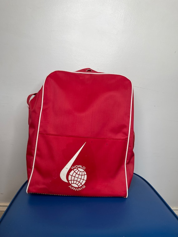 Vintage 1960s Red World Airways Bag - Gem