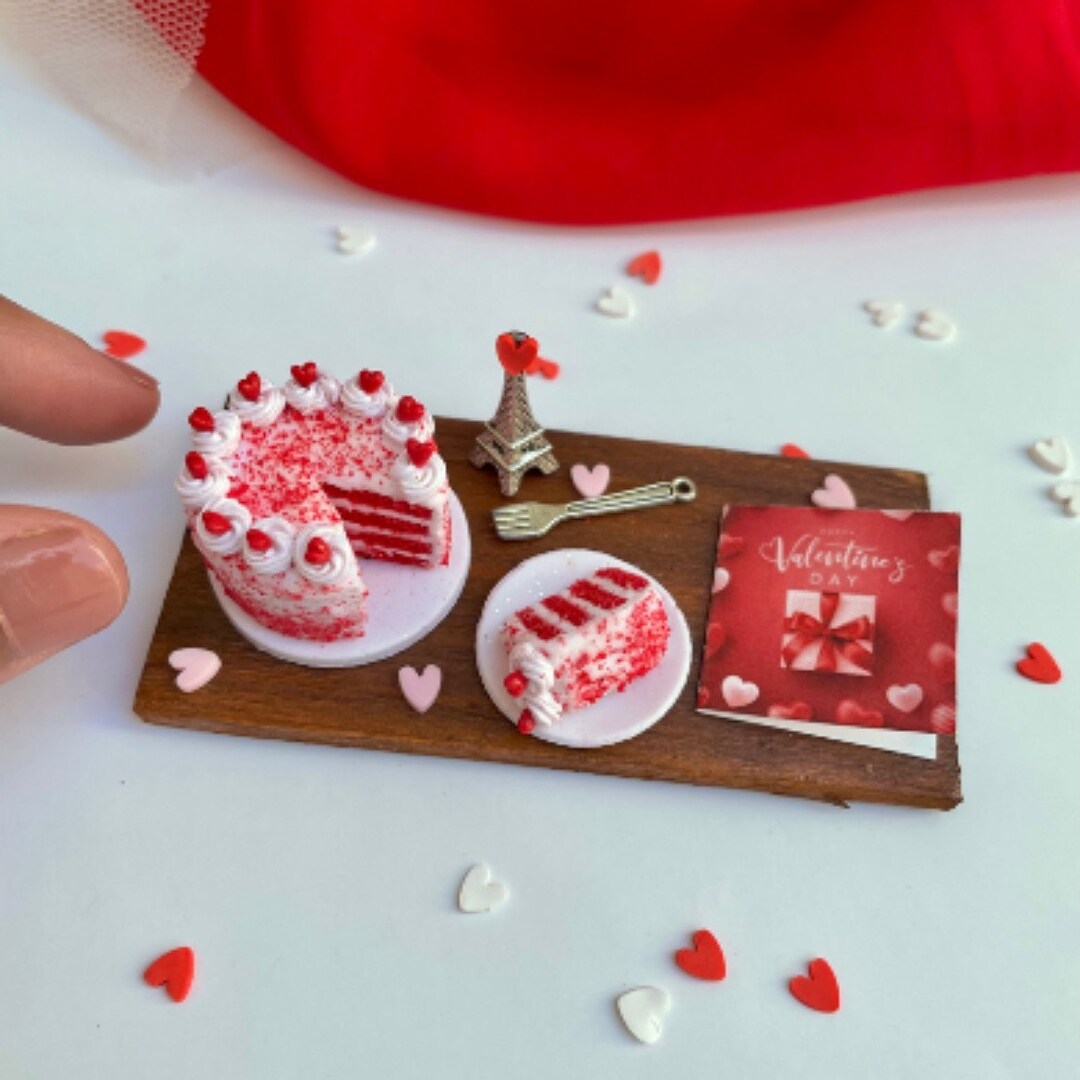 Miniature Red Velvet Cake Fridge Magnet , Indian Food Miniature ...