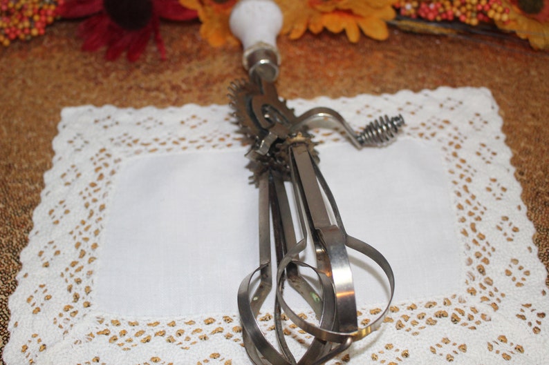 Ladd Beater No. 00 Hand Mixer 1920s Vintage United Royalties Corp. Wood ...