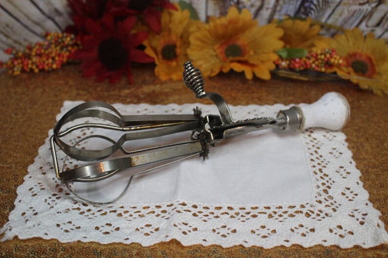 Ladd Beater No. 00 Hand Mixer 1920s Vintage United Royalties Corp. Wood ...