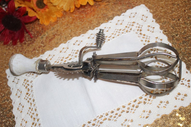 Ladd Beater No. 00 Hand Mixer 1920s Vintage United Royalties Corp. Wood ...