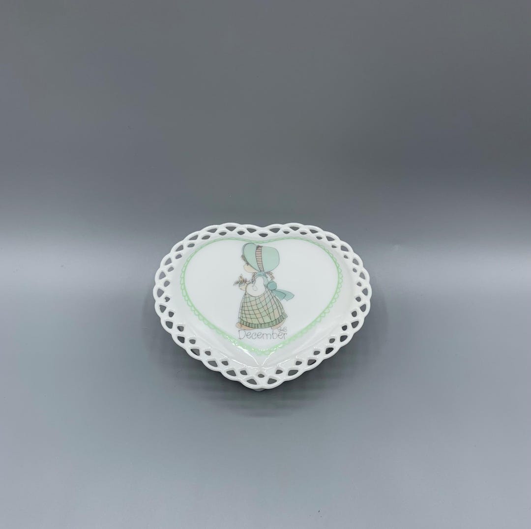 Precious Moments - December - Heart Shaped Porcelain Trinket/jewelry ...