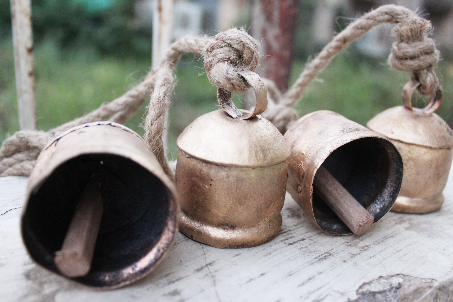 Handmade Antique Finish 4 Rustic Cow Bells With Wooden Clapper Hanging ...