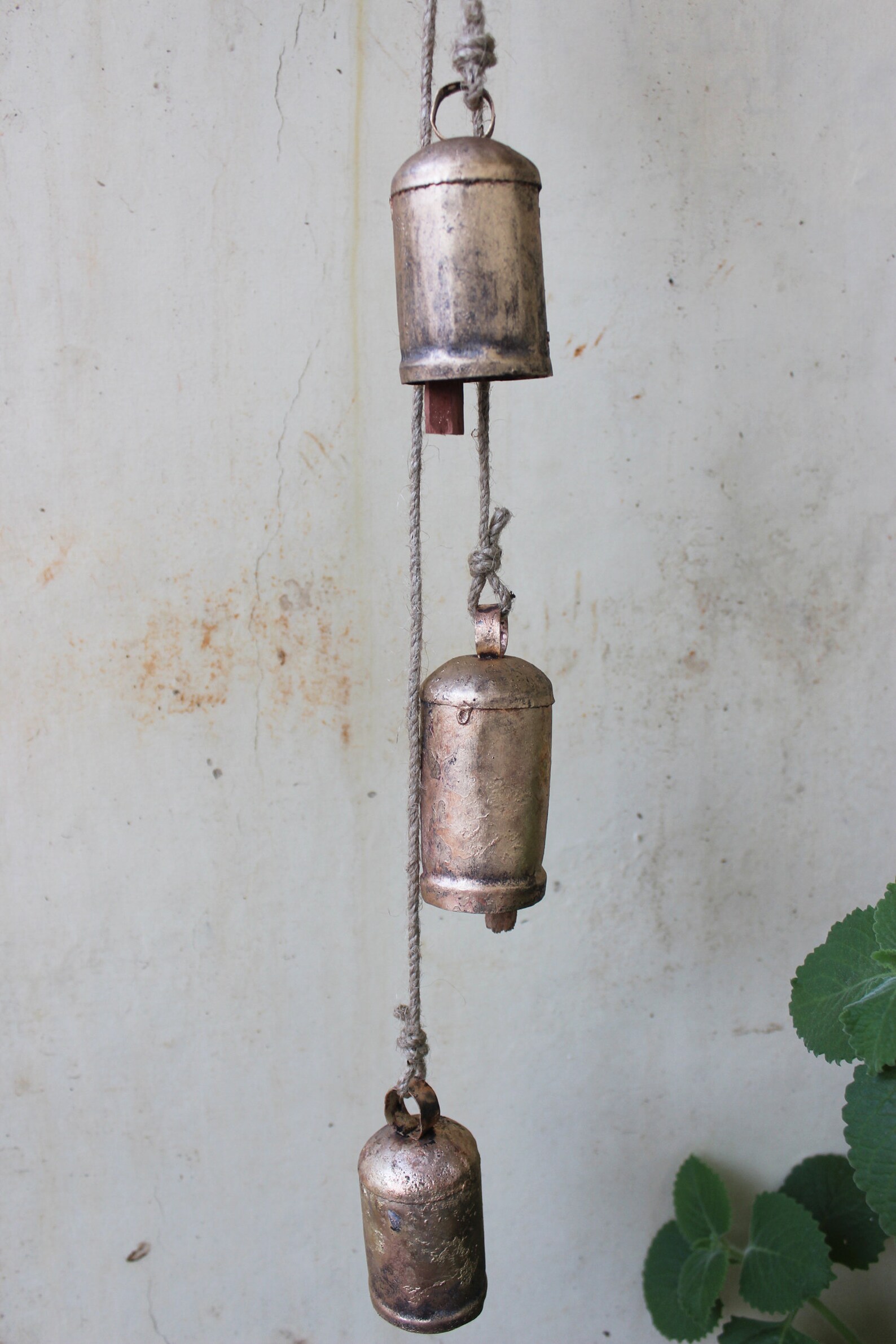 4 Harmony Vintage Cow Bells Rustic Chimes With Wooden Clapper Hanging ...