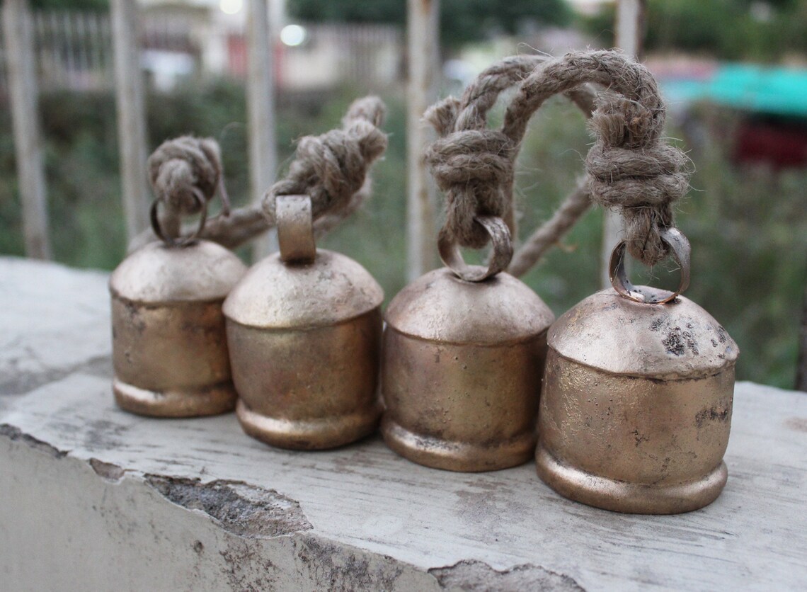 Handmade Antique Finish 4 Rustic Cow Bells With Wooden Clapper Hanging ...