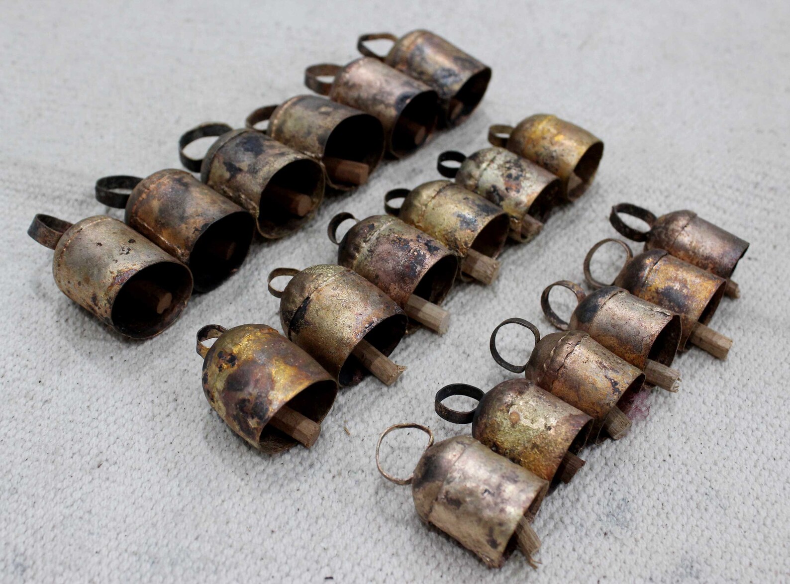 Handmade Shabby Chic Rustic Iron Tin Bells Vintage Antique Finish ...