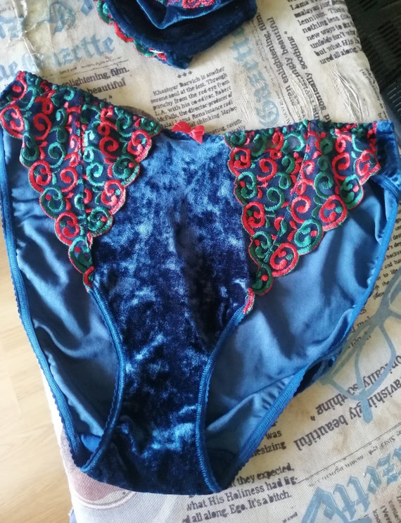 1980s Deadstock original lingerie set, Bra /Panties, … - Gem