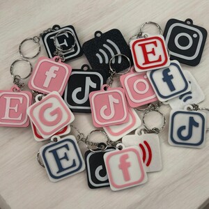 NFC Enabled Social Keychain – Social Media – Compact Keychain – 3D ...
