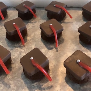 Graduation Cap Brownie Bites - Etsy
