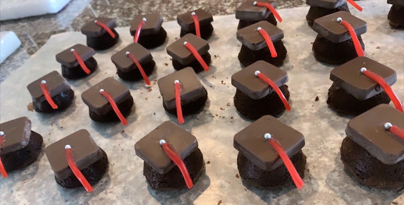 Graduation Cap Brownie Bites - Etsy