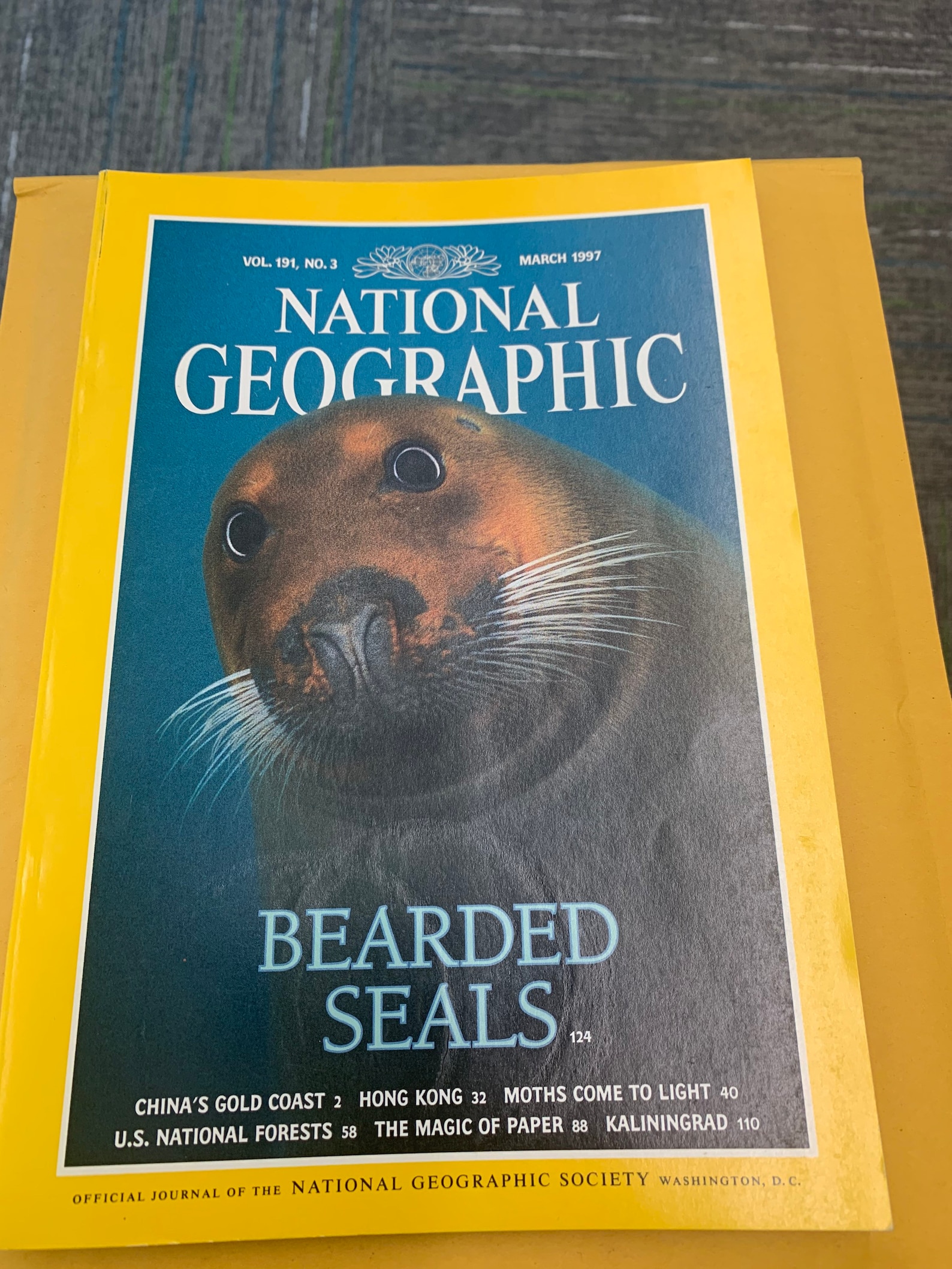 March 1997 National Geographic Magazine - Etsy
