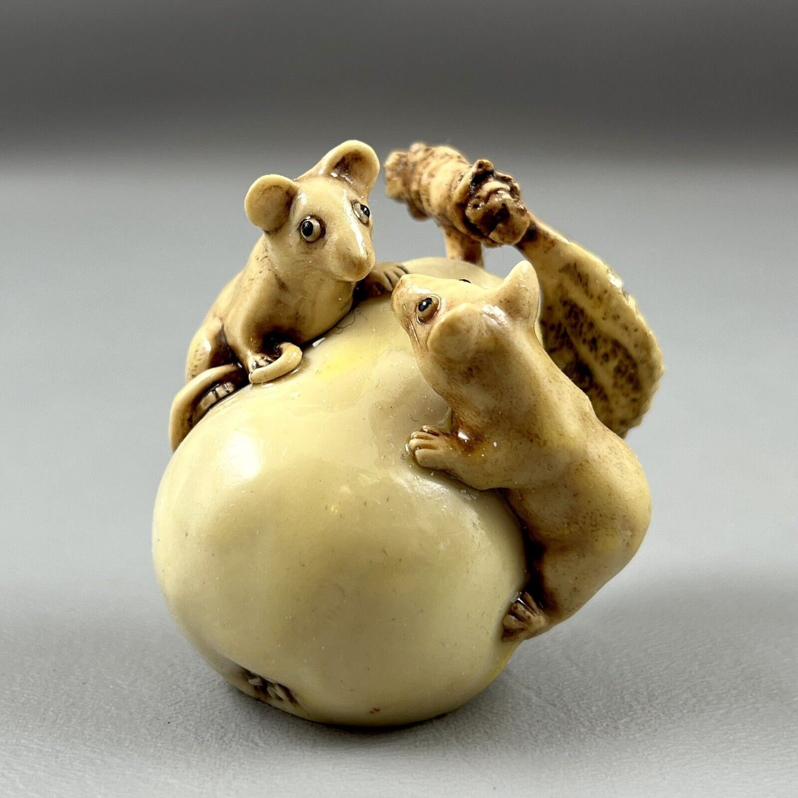 Fragile World Harmony Kingdom Mice on Pear Figurine FWDL2 2004 - Etsy