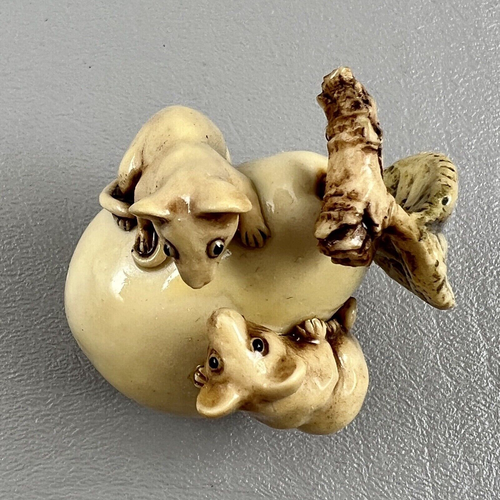 Fragile World Harmony Kingdom Mice on Pear Figurine FWDL2 2004 - Etsy