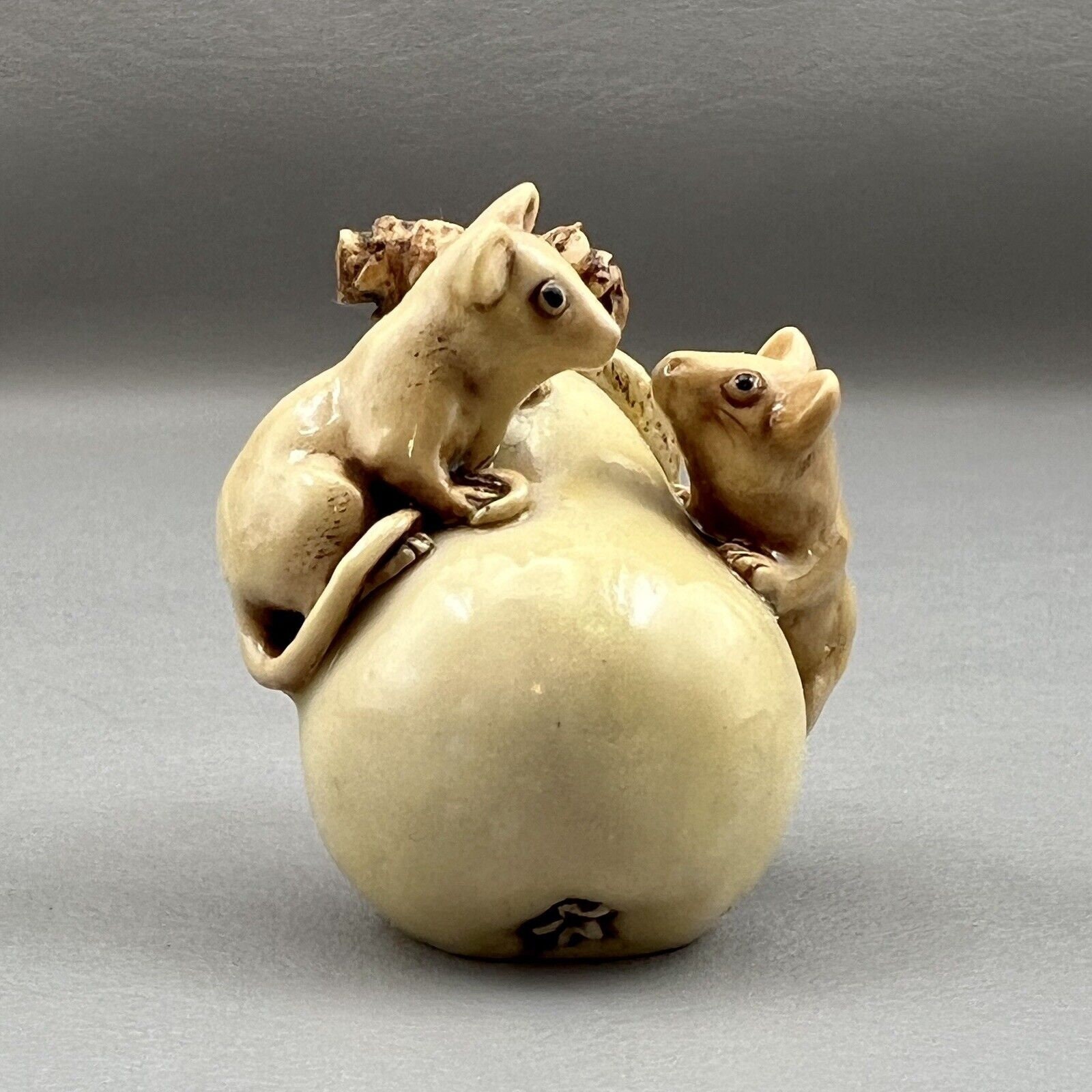Fragile World Harmony Kingdom Mice on Pear Figurine FWDL2 2004 - Etsy